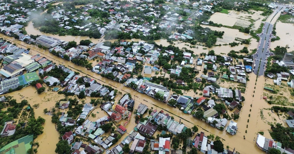 NHA TRANG VẬN ĐÒI BÁO ĐỘNG NGUY HIỂM MỦI LŨ THỨ HAI CHỈ SAU KHI ĐƯỢC CỨU CHUỘC TRẬN NGẬP LỤT KỶ ...